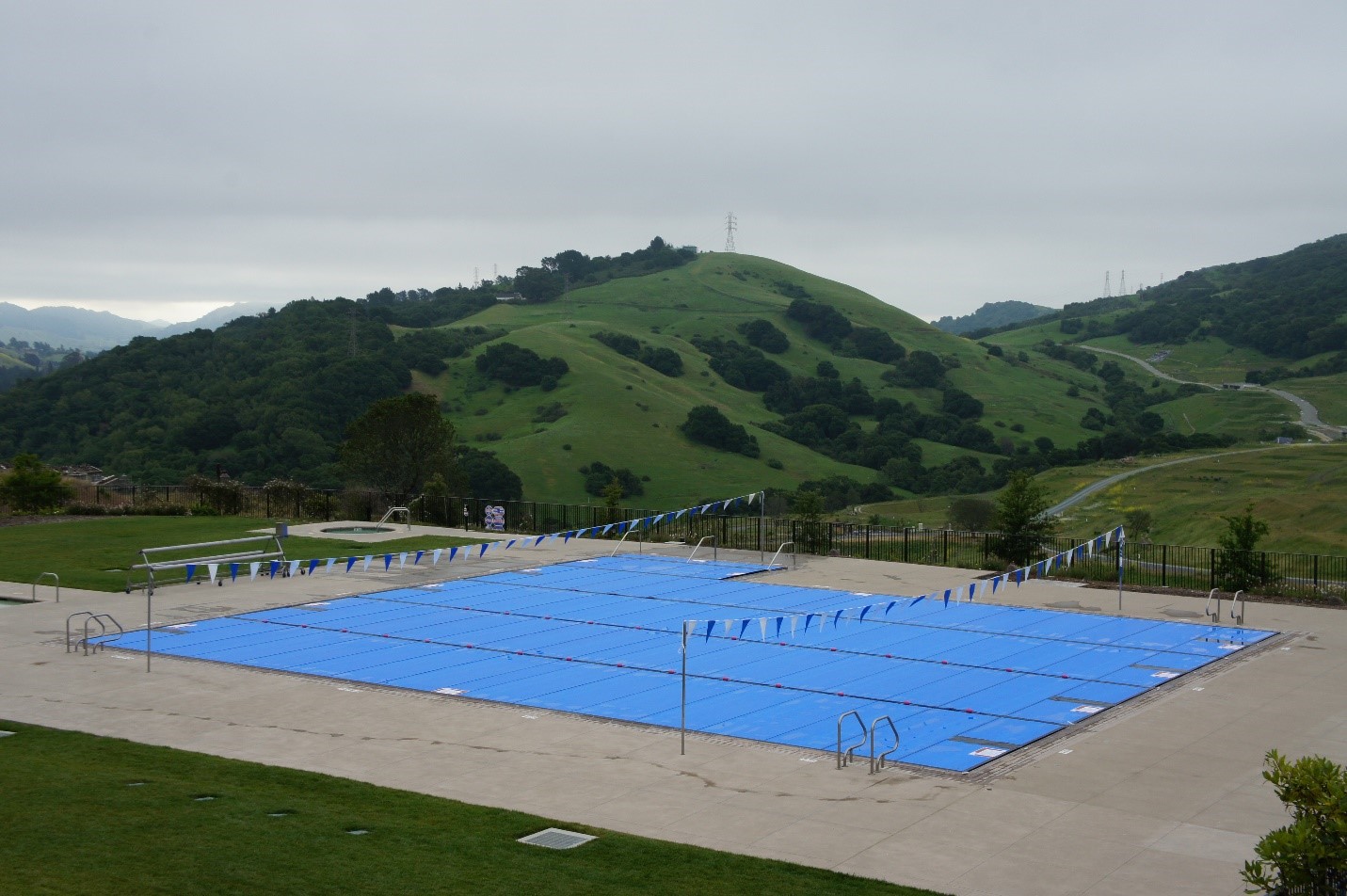 S.R. Smith Thermal Pool Cover Systems - Lincoln Aquatics